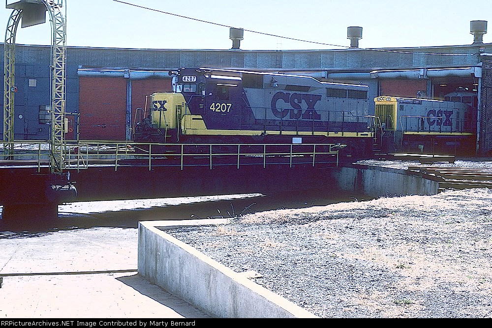CSX 4207 (note location of the bell)
